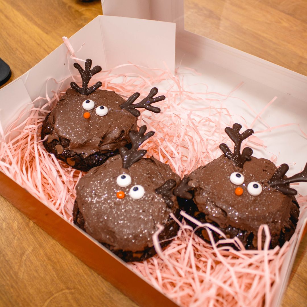 Bake with Us! How to Make Festive Reindeer CookiesThe Cake Decorating ...